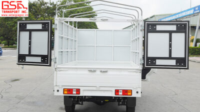 So kè giữa Dongben 810kg với xe tải Thaco 800 thùng mui bạt